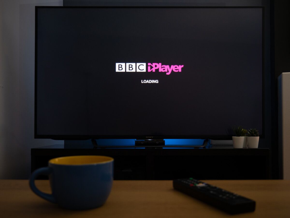 BBC iPlayer Scraps Offline “Downloads”, Sparking Outcry | Cord Busters